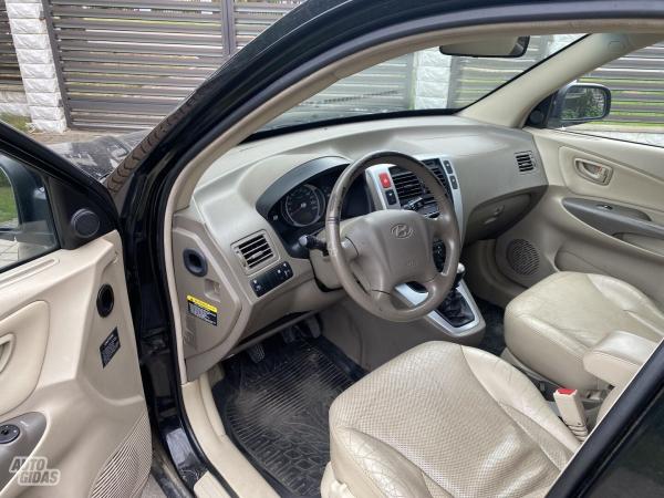 Hyundai Tucson 2007 in Prienai, with an engine capacity of 2.00 L and mileage of 264 thousand km for 1999 €, photo 8 on AUTOMOTO.COM.LV