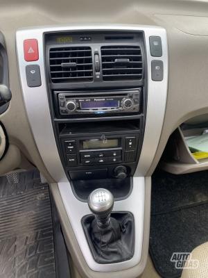 Hyundai Tucson 2007 in Prienai, with an engine capacity of 2.00 L and mileage of 264 thousand km for 1999 €, photo 12 on AUTOMOTO.COM.LV