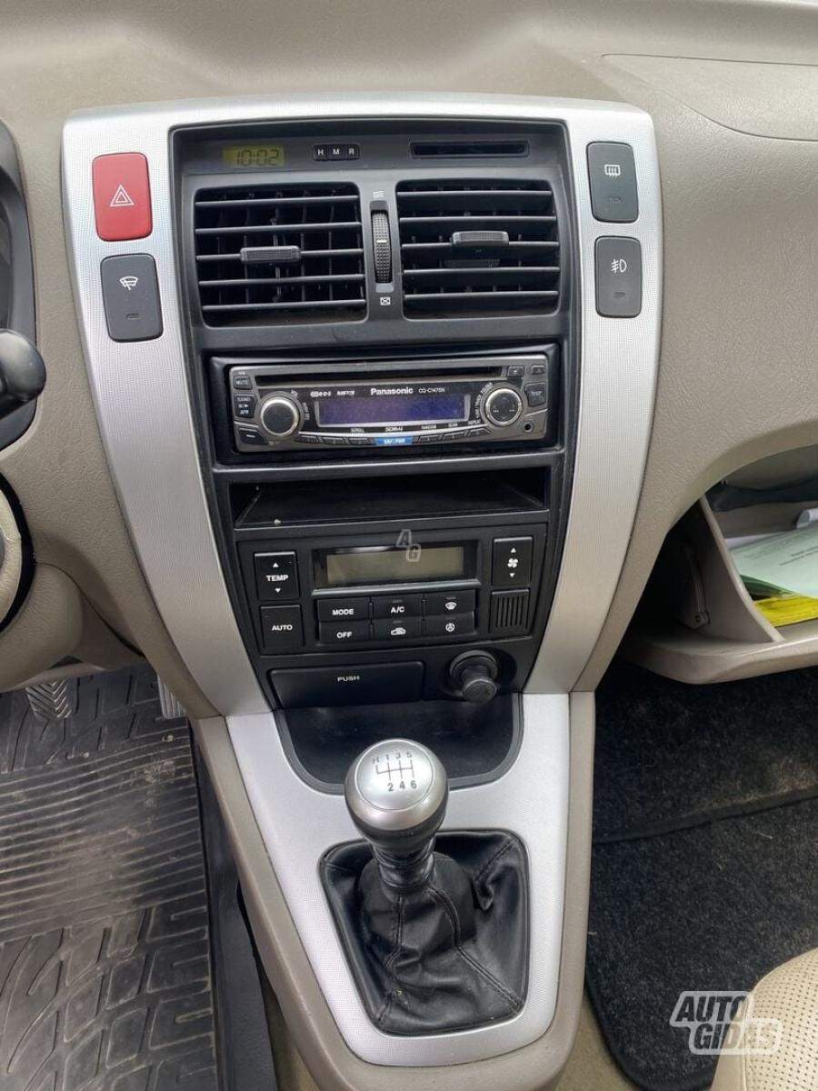 Hyundai Tucson 2007 in Prienai, with an engine capacity of 2.00 L and mileage of 264 thousand km for 1999 €, photo 12 on AUTOMOTO.COM.LV