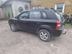 Hyundai Tucson 2007 in Telschi, with an engine capacity of 2.00 L and mileage of 305 thousand km for 1350 €, photo  on AUTOMOTO.COM.LV