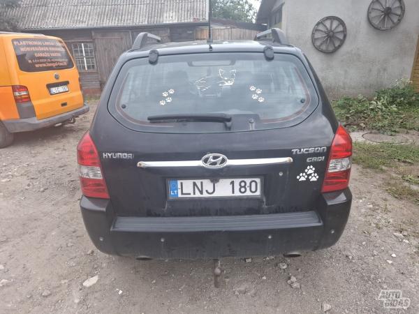 Hyundai Tucson 2007 in Telschi, with an engine capacity of 2.00 L and mileage of 305 thousand km for 1350 €, photo 7 on AUTOMOTO.COM.LV