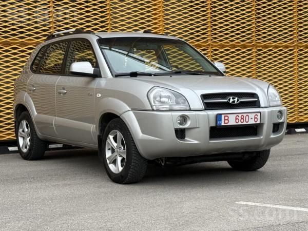 Hyundai Tucson 2008 in Ogre, with an engine capacity of 2.00 L and mileage of 263 thousand km for 3995 €, photo 2 on AUTOMOTO.COM.LV