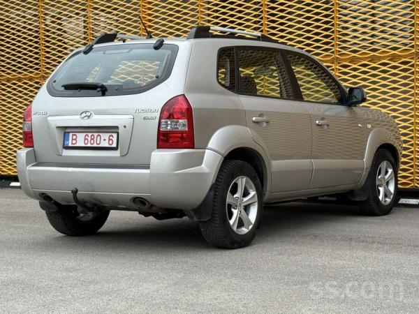 Hyundai Tucson 2008 in Ogre, with an engine capacity of 2.00 L and mileage of 263 thousand km for 3995 €, photo 5 on AUTOMOTO.COM.LV