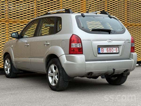 Hyundai Tucson 2008 in Ogre, with an engine capacity of 2.00 L and mileage of 263 thousand km for 3995 €, photo 6 on AUTOMOTO.COM.LV