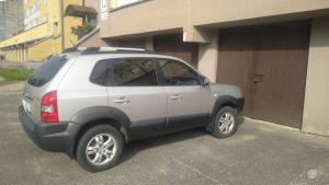 Hyundai Tucson 2008 in Vilnius, with an engine capacity of 1.99 L and mileage of 272 thousand km for 2600 €, photo  on AUTOMOTO.COM.LV