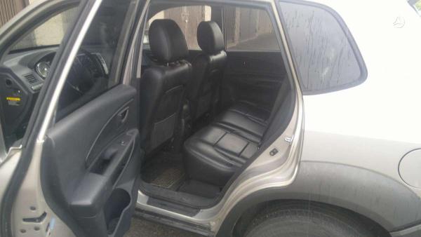 Hyundai Tucson 2008 in Vilnius, with an engine capacity of 1.99 L and mileage of 272 thousand km for 2600 €, photo 8 on AUTOMOTO.COM.LV