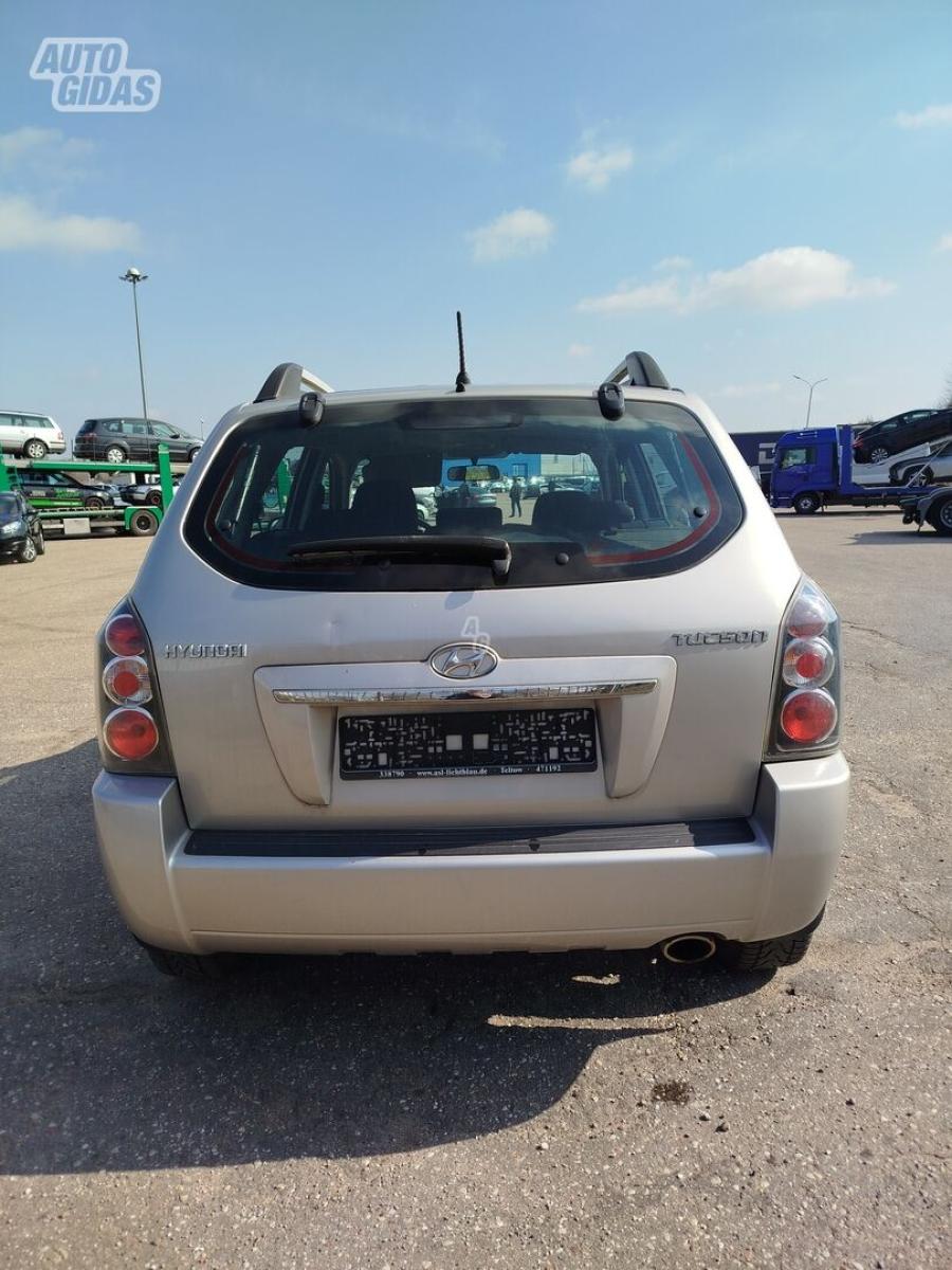 Hyundai Tucson 2009 in Marijampole, with an engine capacity of 2.00 L and mileage of 221 thousand km for 2799 €, photo 6 on AUTOMOTO.COM.LV