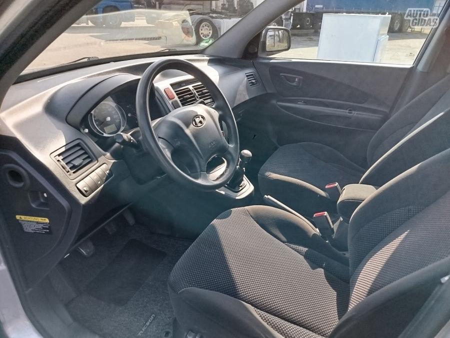 Hyundai Tucson 2009 in Marijampole, with an engine capacity of 2.00 L and mileage of 221 thousand km for 2799 €, photo 9 on AUTOMOTO.COM.LV