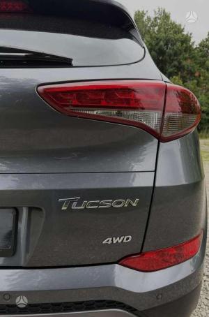 Hyundai Tucson 2015 in Siauliai, with an engine capacity of 2.00 L and mileage of 241 thousand km for 13999 €, photo 23 on AUTOMOTO.COM.LV