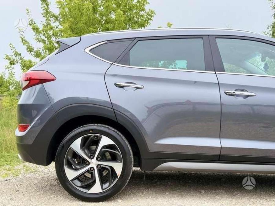 Hyundai Tucson 2015 in Siauliai, with an engine capacity of 2.00 L and mileage of 241 thousand km for 13999 €, photo 10 on AUTOMOTO.COM.LV