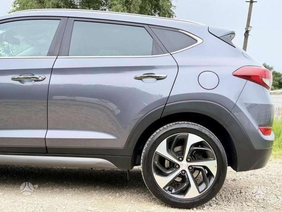 Hyundai Tucson 2015 in Siauliai, with an engine capacity of 2.00 L and mileage of 241 thousand km for 13999 €, photo 13 on AUTOMOTO.COM.LV