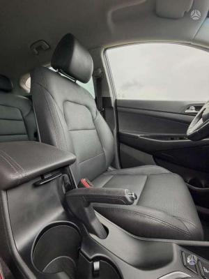 Hyundai Tucson 2015 in Siauliai, with an engine capacity of 2.00 L and mileage of 241 thousand km for 13999 €, photo 32 on AUTOMOTO.COM.LV
