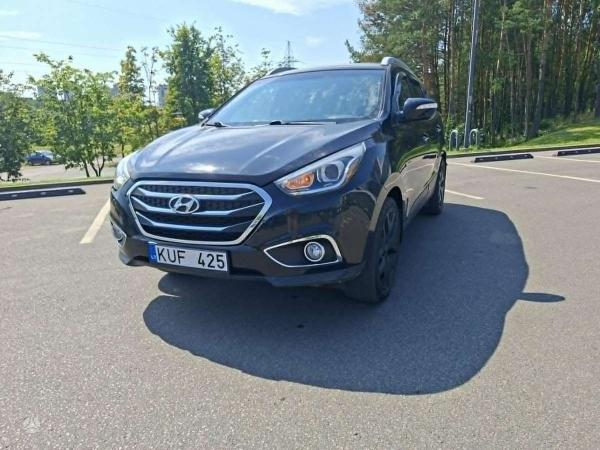 Hyundai Tucson 2015 in Vilnius, with an engine capacity of 2.36 L and mileage of 174 thousand km for 8990 €, photo 1 on AUTOMOTO.COM.LV