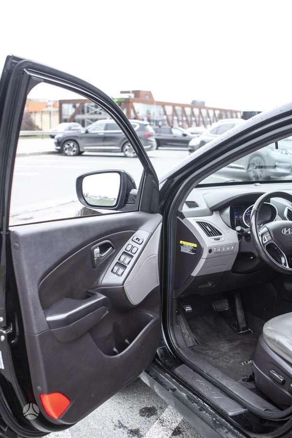 Hyundai Tucson 2015 in Vilnius, with an engine capacity of 2.36 L and mileage of 174 thousand km for 8990 €, photo 7 on AUTOMOTO.COM.LV