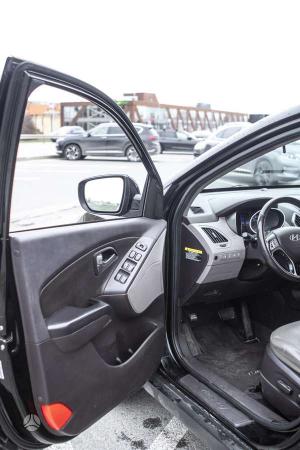 Hyundai Tucson 2015 in Vilnius, with an engine capacity of 2.36 L and mileage of 174 thousand km for 8990 €, photo 8 on AUTOMOTO.COM.LV