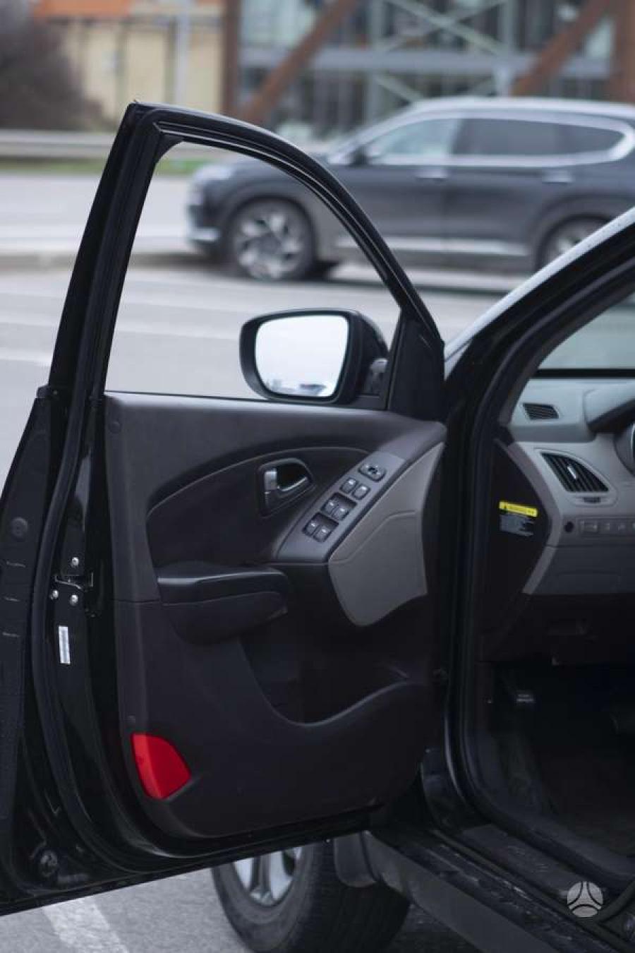 Hyundai Tucson 2015 in Vilnius, with an engine capacity of 2.36 L and mileage of 174 thousand km for 8990 €, photo 10 on AUTOMOTO.COM.LV