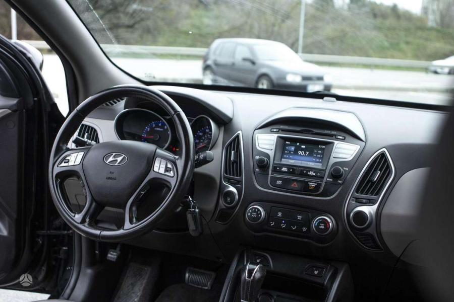Hyundai Tucson 2015 in Vilnius, with an engine capacity of 2.36 L and mileage of 174 thousand km for 8990 €, photo 13 on AUTOMOTO.COM.LV