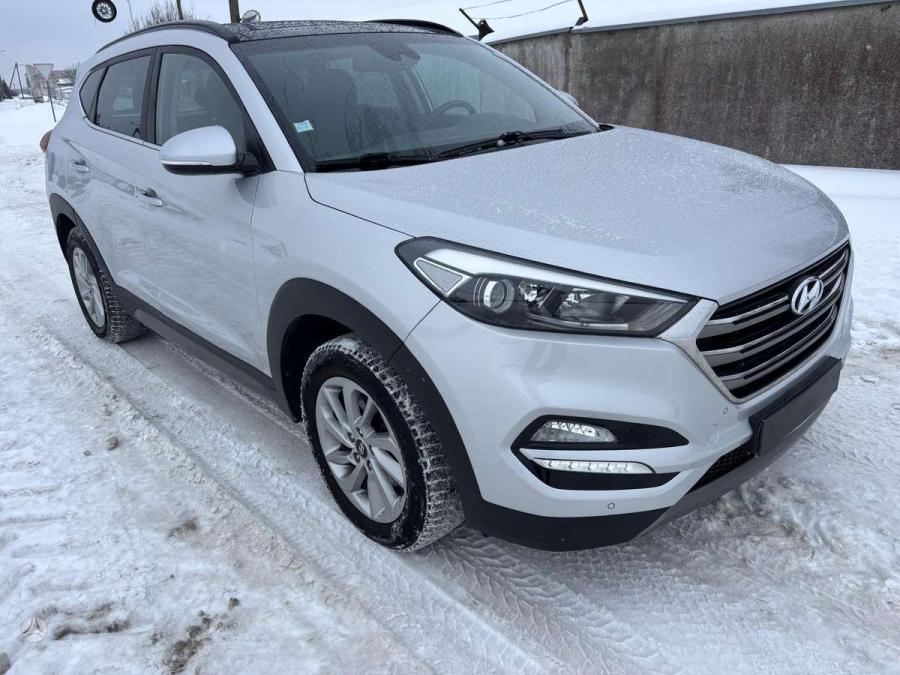 Hyundai Tucson 2016 in Taurage, with an engine capacity of 1.69 L and mileage of 137 thousand km for 10600 €, photo 1 on AUTOMOTO.COM.LV