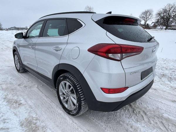 Hyundai Tucson 2016 in Taurage, with an engine capacity of 1.69 L and mileage of 137 thousand km for 10600 €, photo 3 on AUTOMOTO.COM.LV