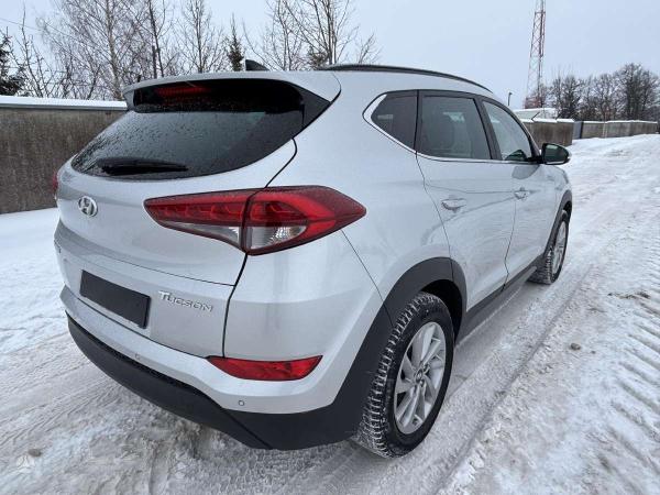 Hyundai Tucson 2016 in Taurage, with an engine capacity of 1.69 L and mileage of 137 thousand km for 10600 €, photo 4 on AUTOMOTO.COM.LV