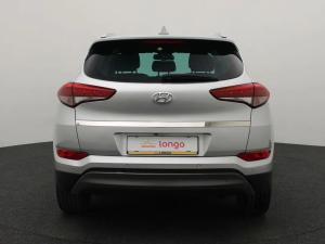Hyundai Tucson 2016 in Vilnius, with an engine capacity of 1.70 L and mileage of 130 thousand km for 13899 €, photo 5 on AUTOMOTO.COM.LV