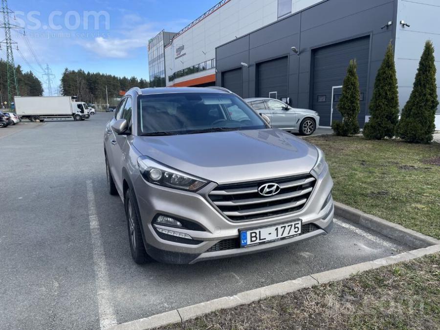 Hyundai Tucson 2016 in Riga, with an engine capacity of 2.00 L and mileage of 180 thousand km for 12500 €, photo 1 on AUTOMOTO.COM.LV