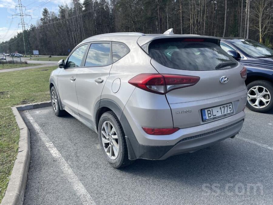 Hyundai Tucson 2016 in Riga, with an engine capacity of 2.00 L and mileage of 180 thousand km for 12500 €, photo 3 on AUTOMOTO.COM.LV