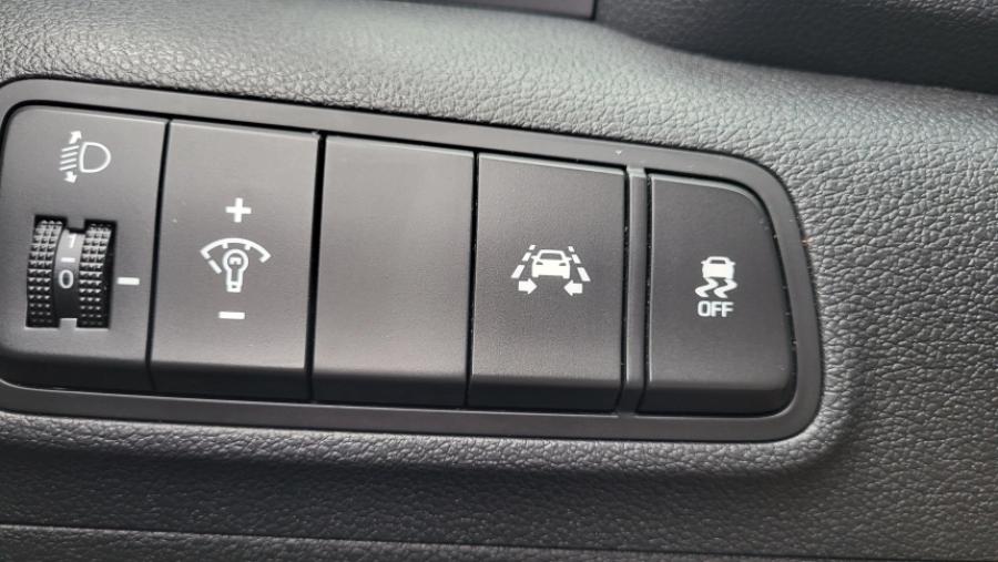 Hyundai Tucson 2016 in Riga, with an engine capacity of 1.70 L and mileage of 197 thousand km for 11600 €, photo 13 on AUTOMOTO.COM.LV