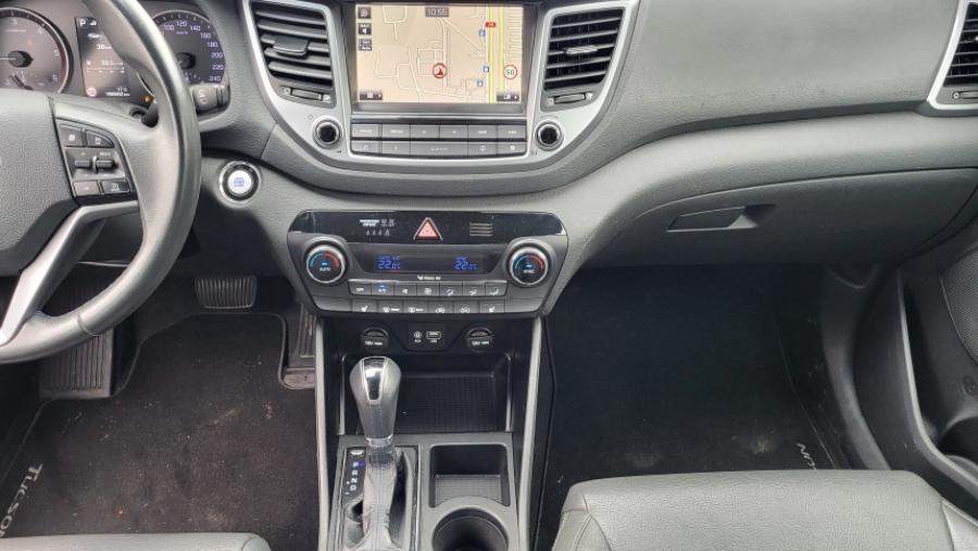 Hyundai Tucson 2016 in Riga, with an engine capacity of 1.70 L and mileage of 197 thousand km for 11600 €, photo 14 on AUTOMOTO.COM.LV