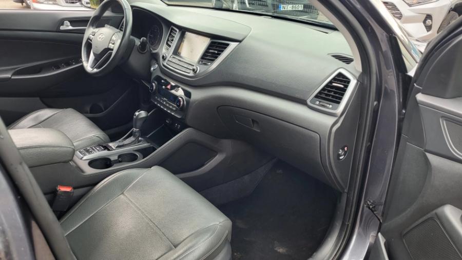Hyundai Tucson 2016 in Riga, with an engine capacity of 1.70 L and mileage of 197 thousand km for 11600 €, photo 17 on AUTOMOTO.COM.LV