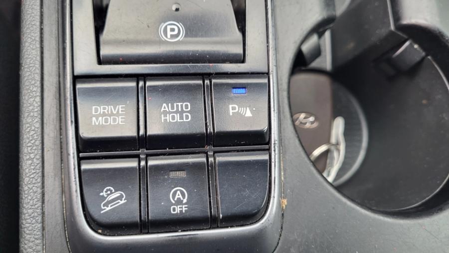 Hyundai Tucson 2016 in Riga, with an engine capacity of 1.70 L and mileage of 197 thousand km for 11600 €, photo 19 on AUTOMOTO.COM.LV