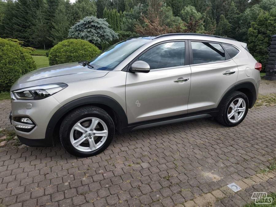 Hyundai Tucson 2016 in Telschi, with an engine capacity of 1.70 L and mileage of 250 thousand km for 10800 €, photo 7 on AUTOMOTO.COM.LV