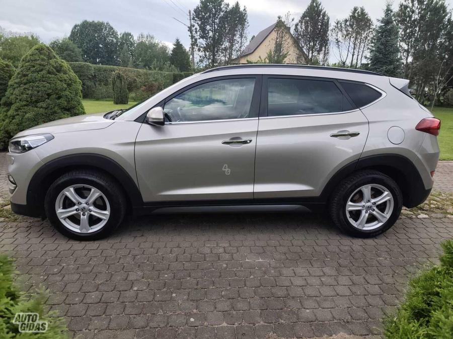 Hyundai Tucson 2016 in Telschi, with an engine capacity of 1.70 L and mileage of 250 thousand km for 10800 €, photo 8 on AUTOMOTO.COM.LV