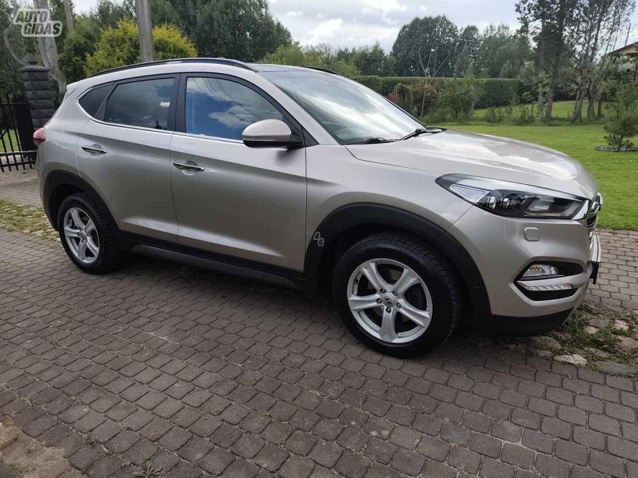 Hyundai Tucson 2016 in Telschi, with an engine capacity of 1.70 L and mileage of 250 thousand km for 10800 €, photo 16 on AUTOMOTO.COM.LV