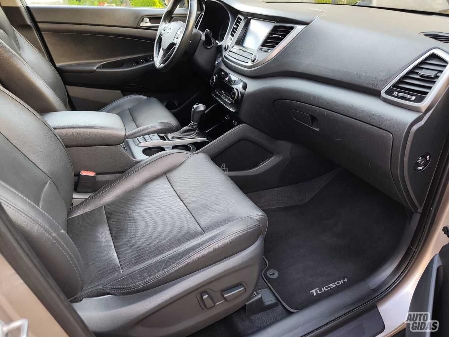 Hyundai Tucson 2016 in Telschi, with an engine capacity of 1.70 L and mileage of 250 thousand km for 10800 €, photo 24 on AUTOMOTO.COM.LV