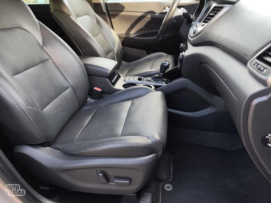 Hyundai Tucson 2016 in Telschi, with an engine capacity of 1.70 L and mileage of 250 thousand km for 10800 €, photo 25 on AUTOMOTO.COM.LV