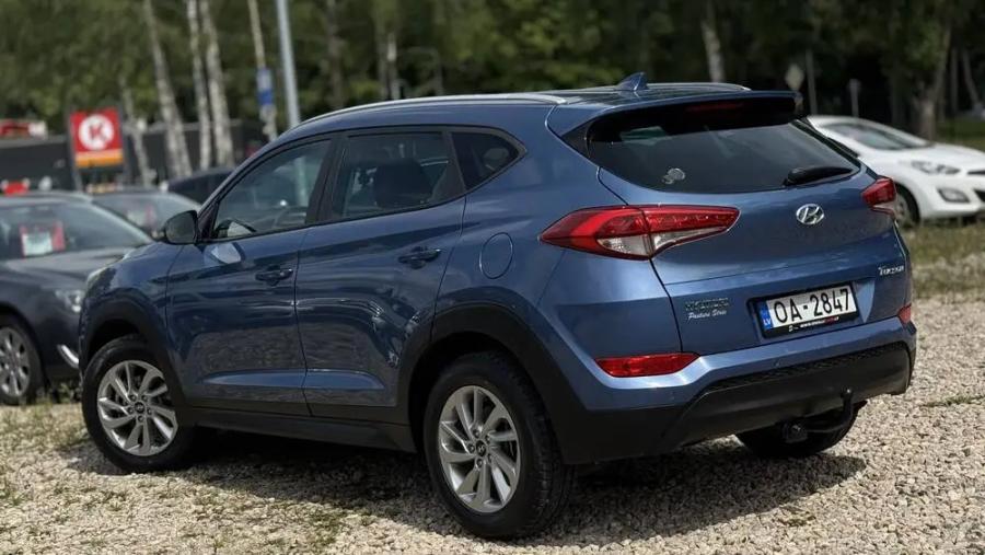 Hyundai Tucson 2016 in Jelgava, with an engine capacity of 1.70 L and mileage of 207 thousand km for 8990 €, photo 5 on AUTOMOTO.COM.LV
