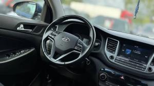 Hyundai Tucson 2016 in Jelgava, with an engine capacity of 1.70 L and mileage of 207 thousand km for 8990 €, photo 12 on AUTOMOTO.COM.LV
