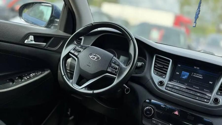 Hyundai Tucson 2016 in Jelgava, with an engine capacity of 1.70 L and mileage of 207 thousand km for 8990 €, photo 12 on AUTOMOTO.COM.LV