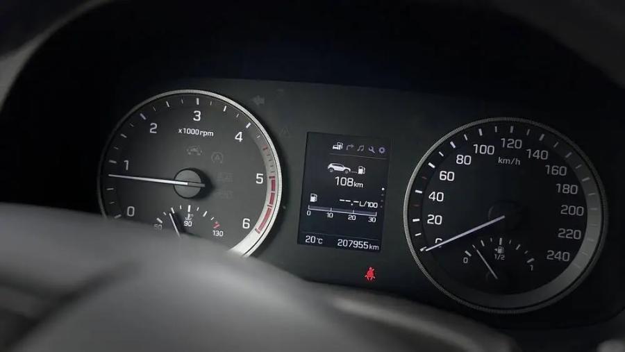 Hyundai Tucson 2016 in Jelgava, with an engine capacity of 1.70 L and mileage of 207 thousand km for 8990 €, photo 13 on AUTOMOTO.COM.LV