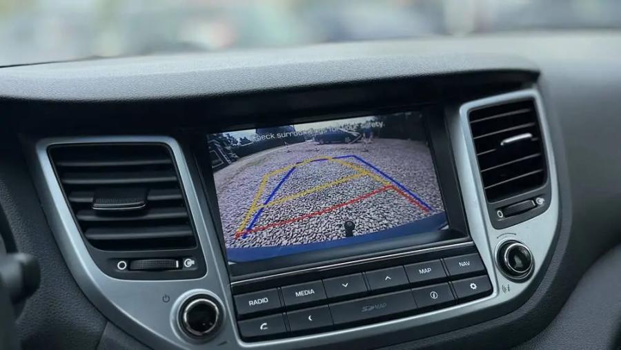 Hyundai Tucson 2016 in Jelgava, with an engine capacity of 1.70 L and mileage of 207 thousand km for 8990 €, photo 17 on AUTOMOTO.COM.LV
