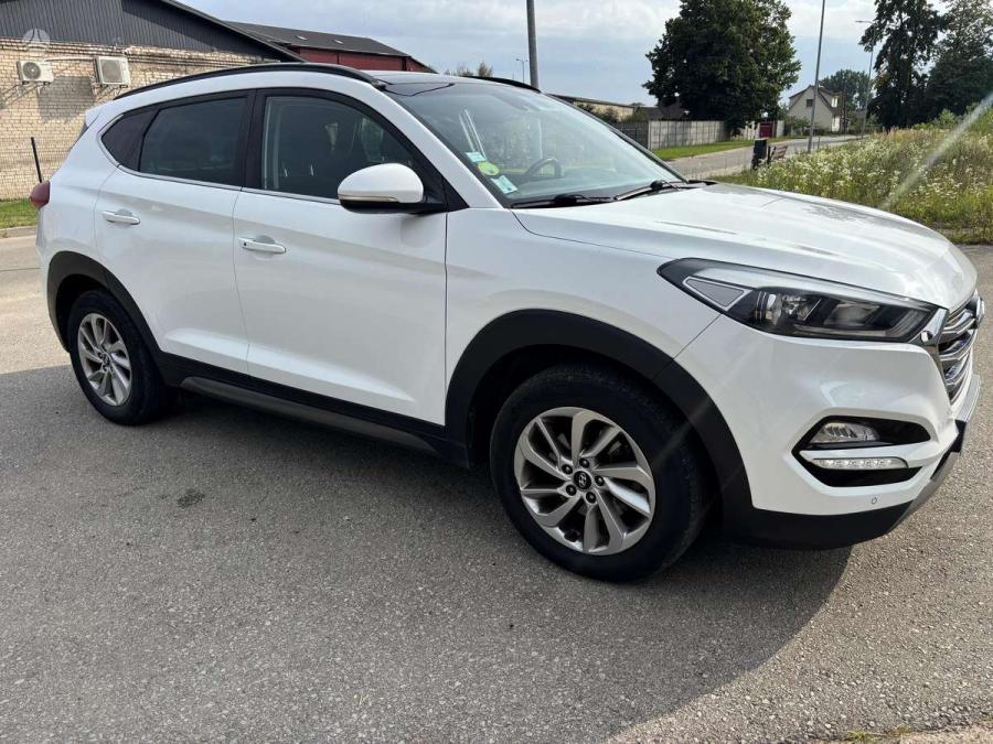 Hyundai Tucson 2016 in Taurage, with an engine capacity of 1.69 L and mileage of 191 thousand km for 9300 €, photo 3 on AUTOMOTO.COM.LV