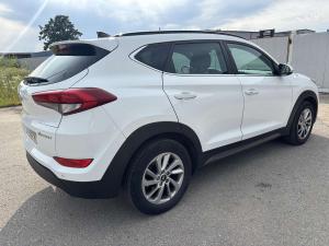 Hyundai Tucson 2016 in Taurage, with an engine capacity of 1.69 L and mileage of 191 thousand km for 9300 €, photo 4 on AUTOMOTO.COM.LV