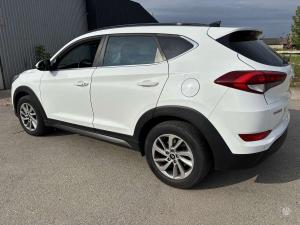 Hyundai Tucson 2016 in Taurage, with an engine capacity of 1.69 L and mileage of 191 thousand km for 9300 €, photo 5 on AUTOMOTO.COM.LV