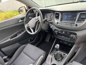 Hyundai Tucson 2016 in Taurage, with an engine capacity of 1.69 L and mileage of 191 thousand km for 9300 €, photo 7 on AUTOMOTO.COM.LV