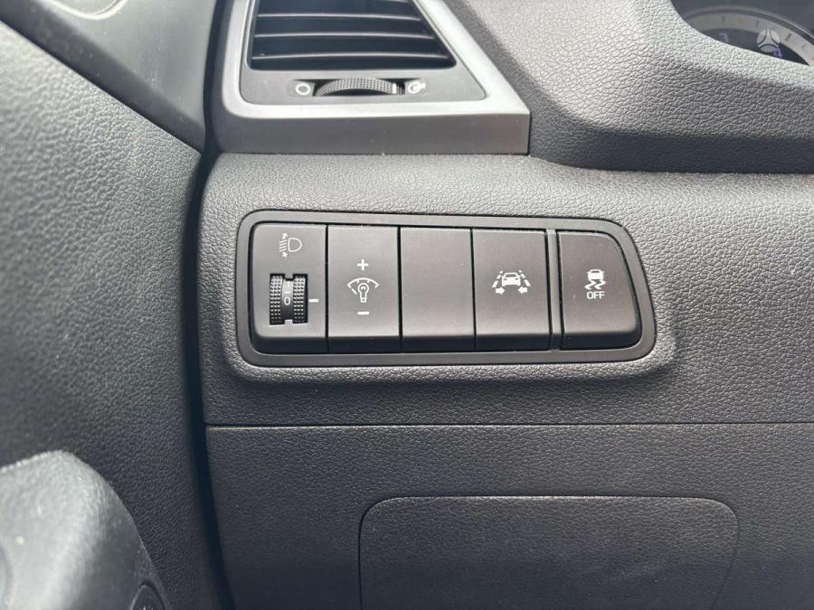 Hyundai Tucson 2016 in Taurage, with an engine capacity of 1.69 L and mileage of 191 thousand km for 9300 €, photo 10 on AUTOMOTO.COM.LV