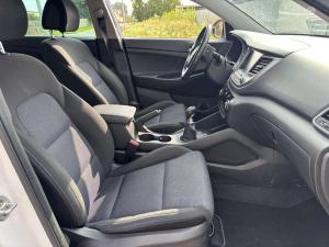 Hyundai Tucson 2016 in Taurage, with an engine capacity of 1.69 L and mileage of 191 thousand km for 9300 €, photo 14 on AUTOMOTO.COM.LV
