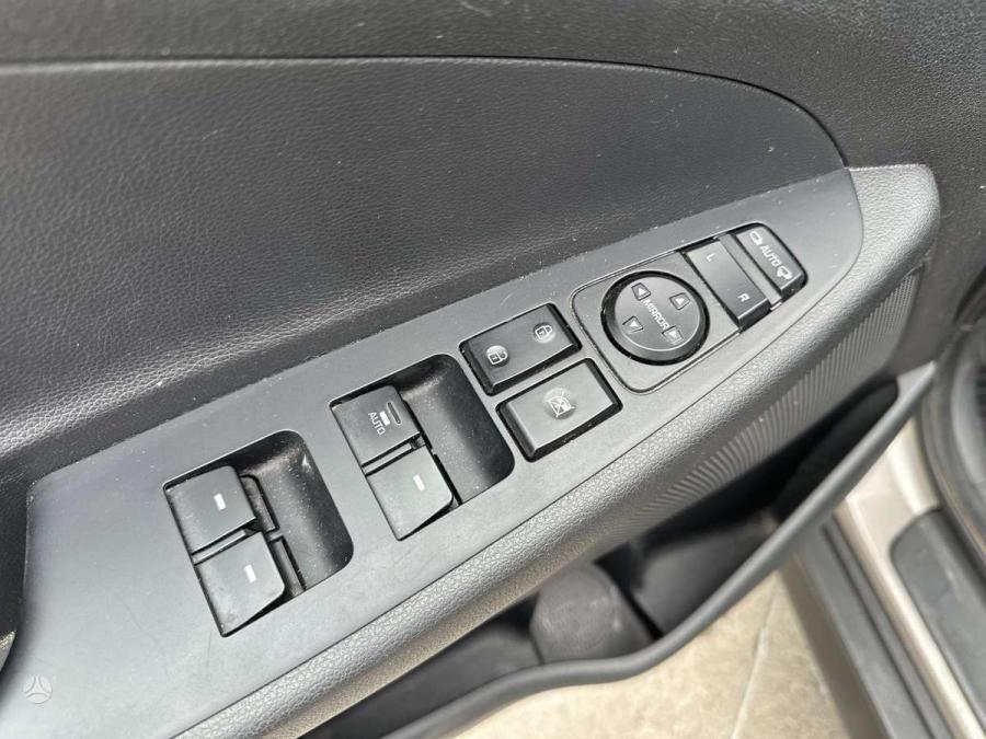 Hyundai Tucson 2016 in Klaipeda, with an engine capacity of 1.60 L and mileage of 147 thousand km for 13500 €, photo 12 on AUTOMOTO.COM.LV