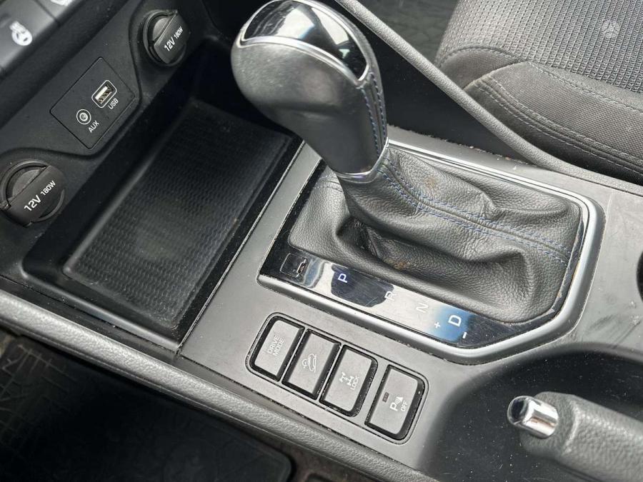 Hyundai Tucson 2016 in Klaipeda, with an engine capacity of 1.60 L and mileage of 147 thousand km for 13500 €, photo 17 on AUTOMOTO.COM.LV