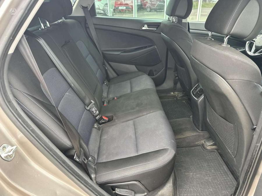 Hyundai Tucson 2016 in Klaipeda, with an engine capacity of 1.60 L and mileage of 147 thousand km for 13500 €, photo 24 on AUTOMOTO.COM.LV